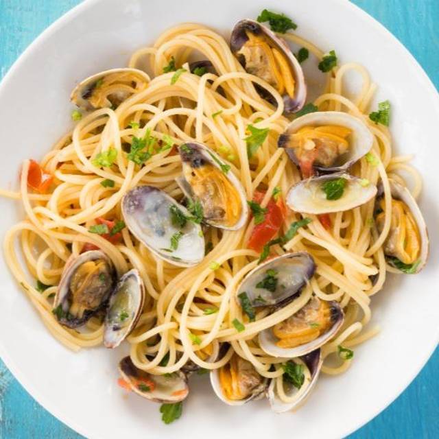 Izzi - Updated 2026, British Restaurant in Canvey Island, ENG