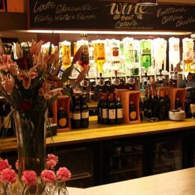 The Whalebone Pub and Scrimshaws Restaurant - Chelmsford, ENG | OpenTable