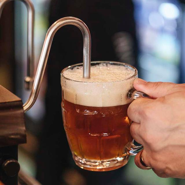 The Alexandra Pub - Top Rated Restaurant in Farnborough, ENG | OpenTable