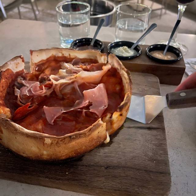 Restaurante Vulcanos Chicago Style Pizza - Chapalita - Zapopan, JAL | OpenTable