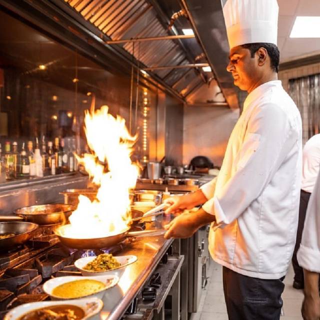 Restaurante BABA'S Restro-Bar & Lounge - White Rock - White Rock, BC ...