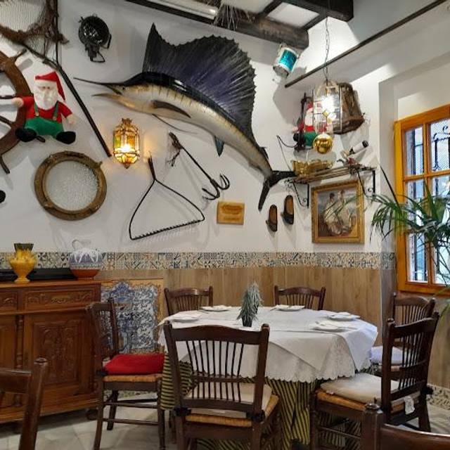 El Del Medio Restaurant - Madrid, MD | OpenTable