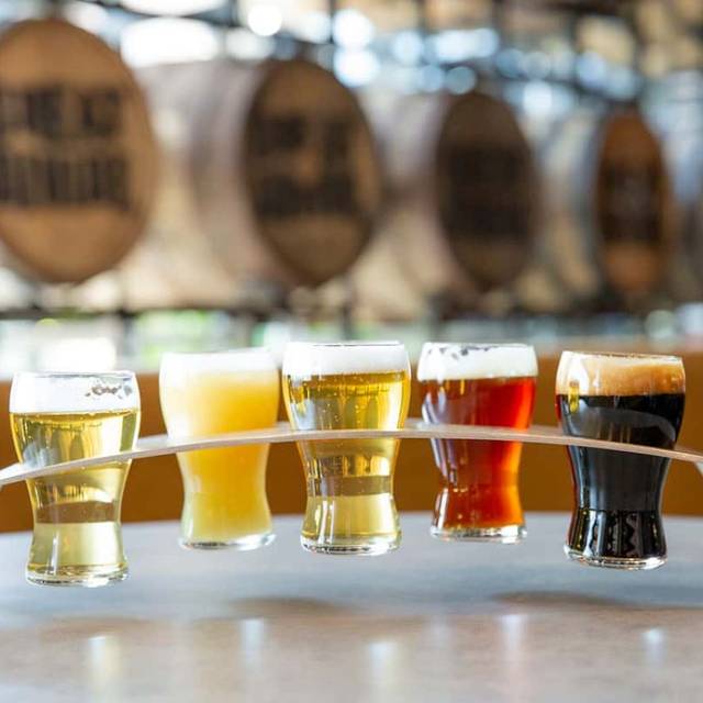 Great Divide Brewery & Roadhouse - Belmar Restaurant - Lakewood, CO ...