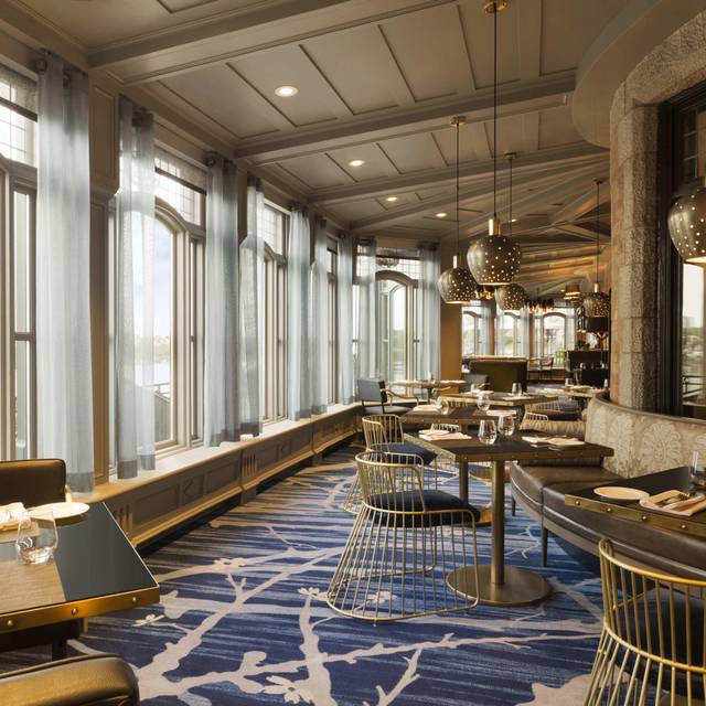 Bistro le SAM - Fairmont Château Frontenac Restaurant - Québec City, QC ...
