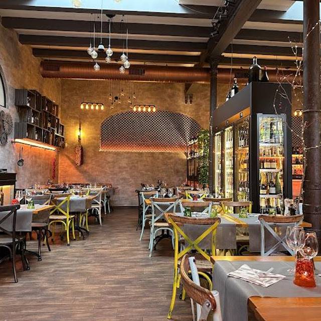 Lì Ar Monte Testaccio Restaurant - Roma, Citta metropolitana di Roma ...