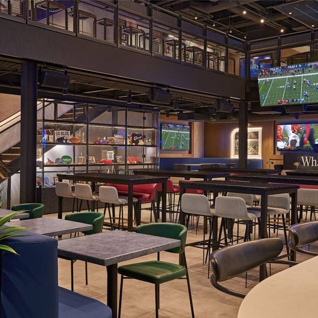 Gilly's Clubhouse and Rooftop Restaurant - Detroit, MI | OpenTable