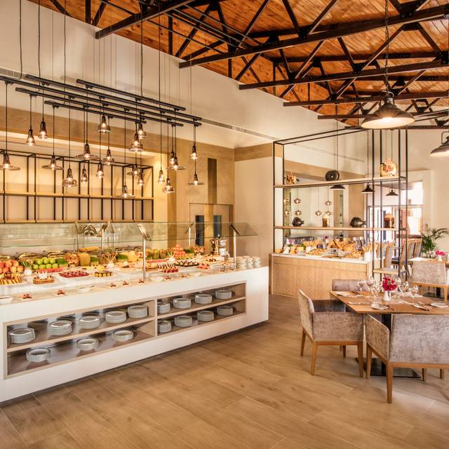 JA Hatta Fort Hotel - Updated 2025, International Restaurant in Hatta ...