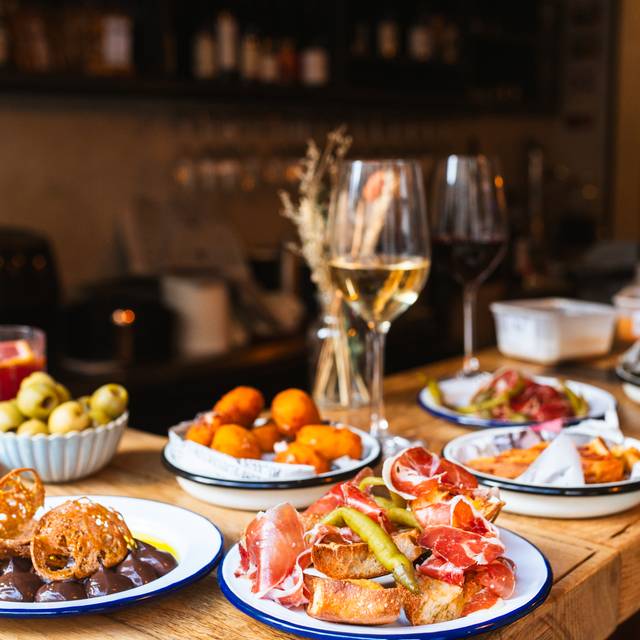 Restaurant Tina au 38 - Paris, Ile-de-France | OpenTable