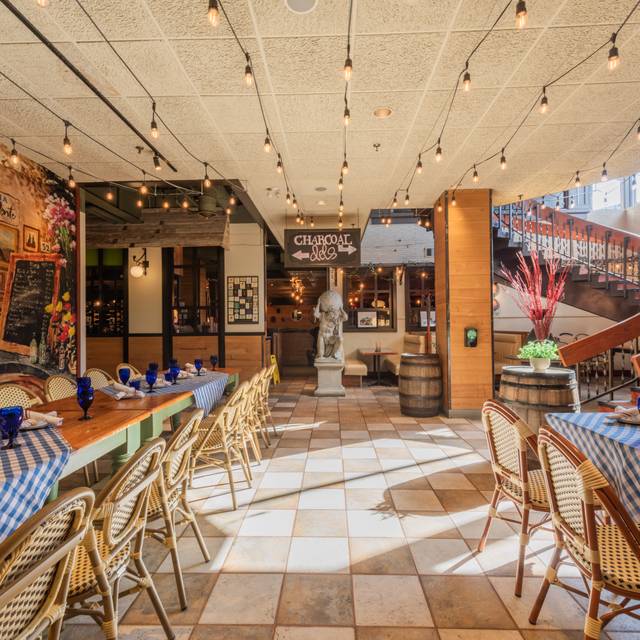 Dels Italian Kitchen Restaurant - Kitchener, ON | OpenTable