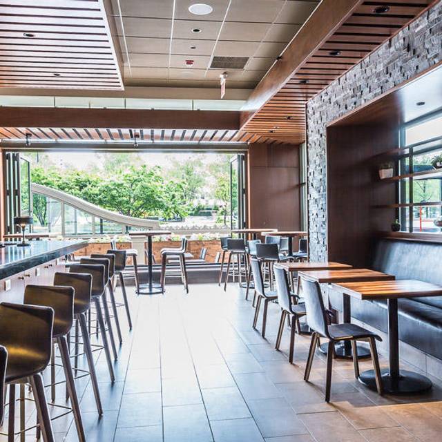 Remington's Restaurant - Chicago, IL | OpenTable