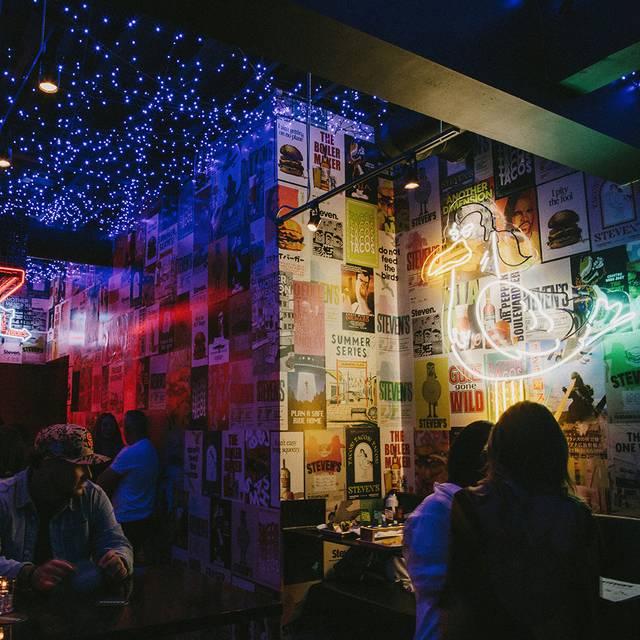 Steven's Cocktail Corner Bar + Kitchen - Updated 2024, American ...