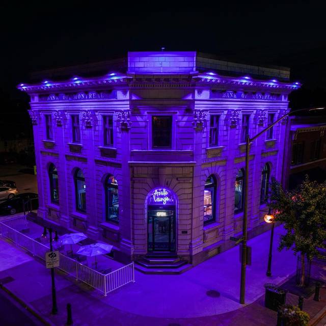 Azule Lounge - Updated 2025, American Restaurant in Windsor, ON