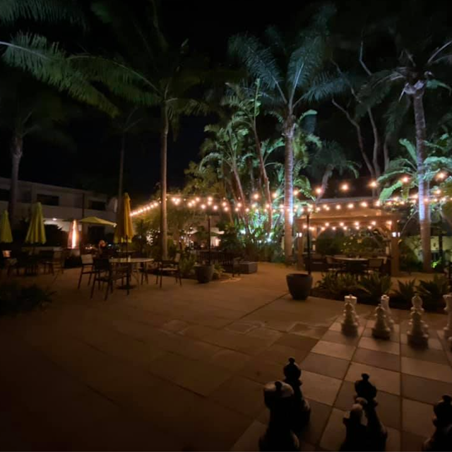 Crocodile Restaurant and Bar - Lemon Tree Inn - Santa Barbara, CA ...