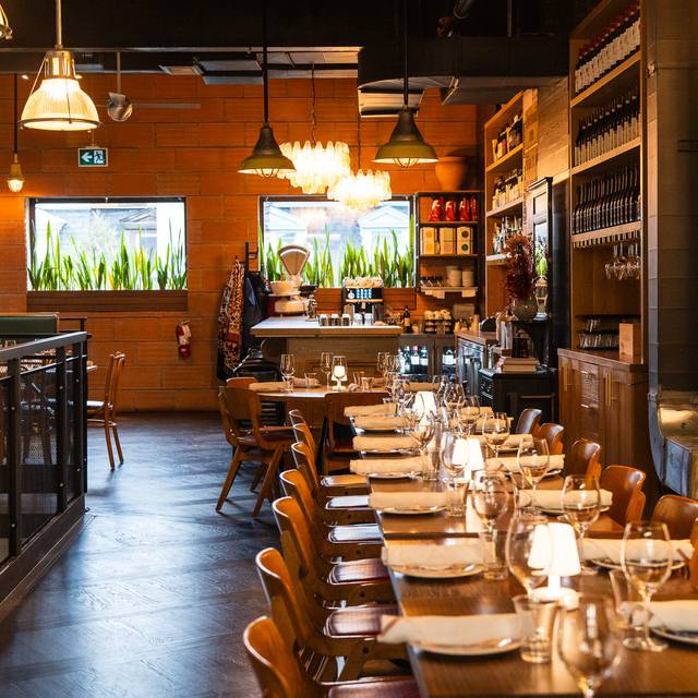 Terroni Sud Forno Produzione e Spaccio (Spaccio East) Restaurant ...
