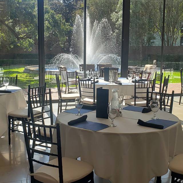 Restaurante The Cohen House @ Rice University - Houston, TX | OpenTable