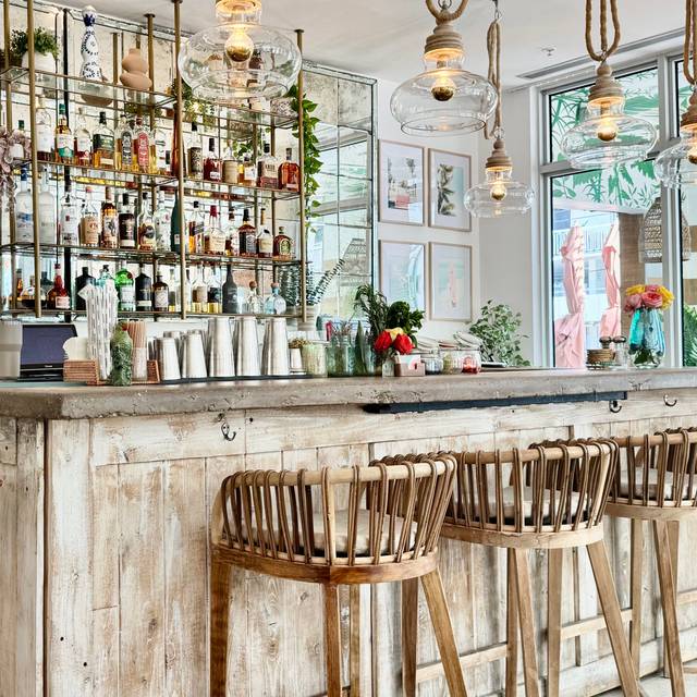 Restaurante The Local House - Miami Beach, FL | OpenTable