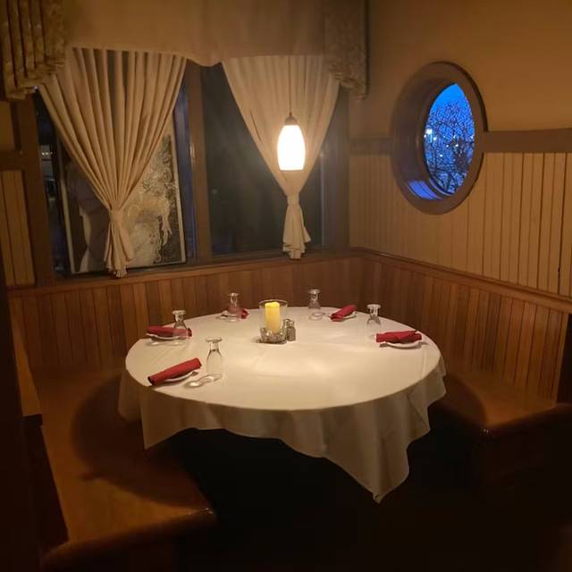 Corner House on the Lake Restaurant - Racine, WI | OpenTable