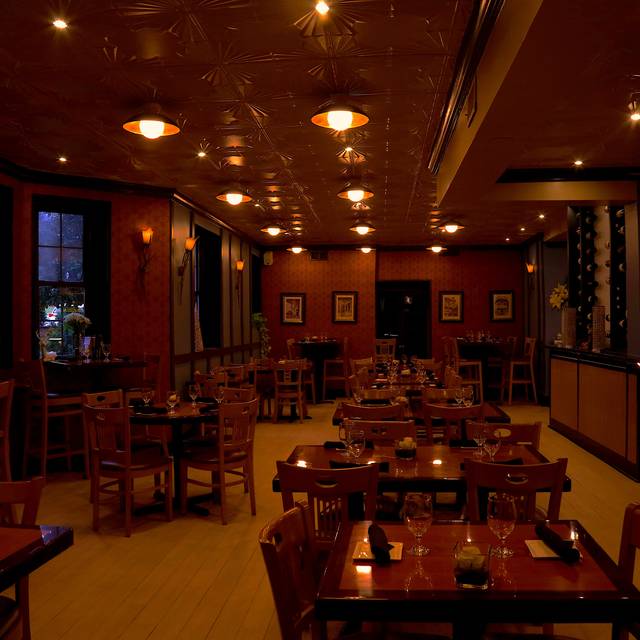 LiLLiES Italian Restaurant & Bar - Washington, DC | OpenTable