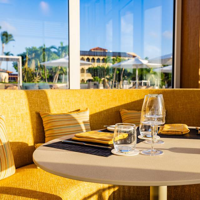 Elements Restaurant at Bucuti & Tara Beach Resort - Adults Only - Eagle ...