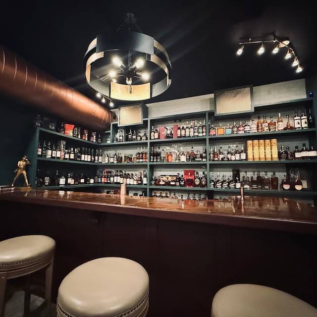 Evolution Bistro & Bar Restaurant - Manchester, NH | OpenTable