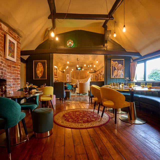 The Greyhound Beaconsfield Restaurant - Beaconsfield, Buckinghamshire ...