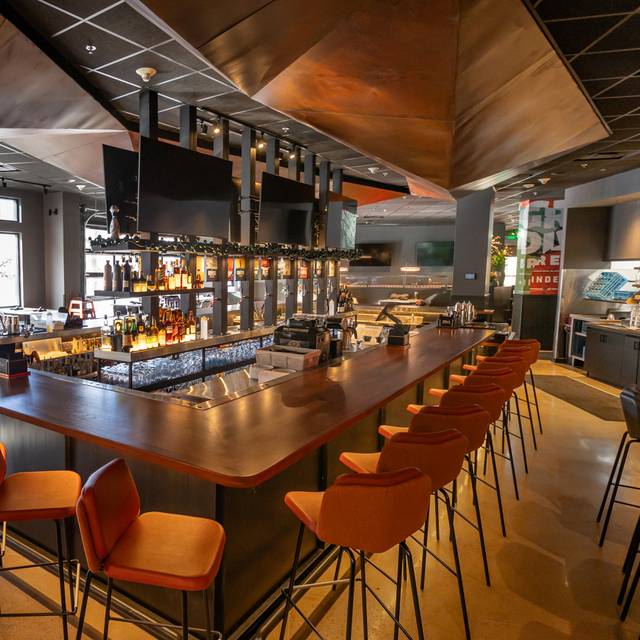 Great Divide Brewery & Roadhouse - Belmar Restaurant - Lakewood, CO ...