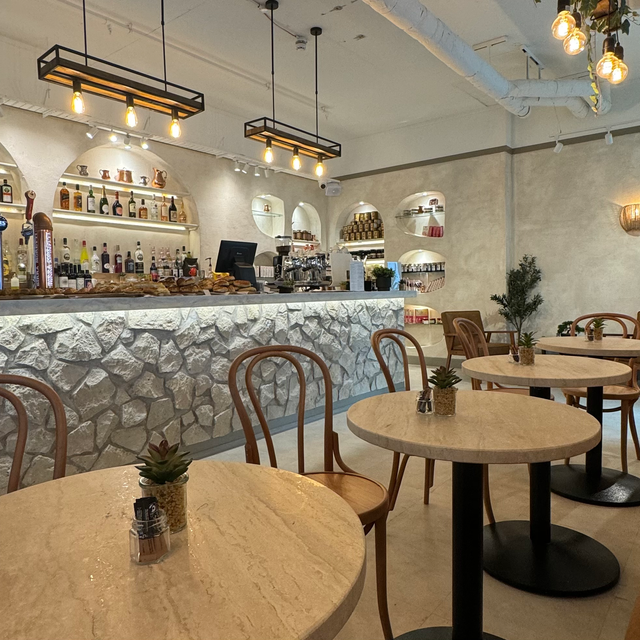 Longa Restaurant - Cardiff City Centre - Updated 2026, Turkish ...