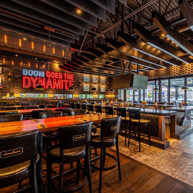 Browns SocialHouse - Barrhaven Restaurant - Ottawa, ON | OpenTable