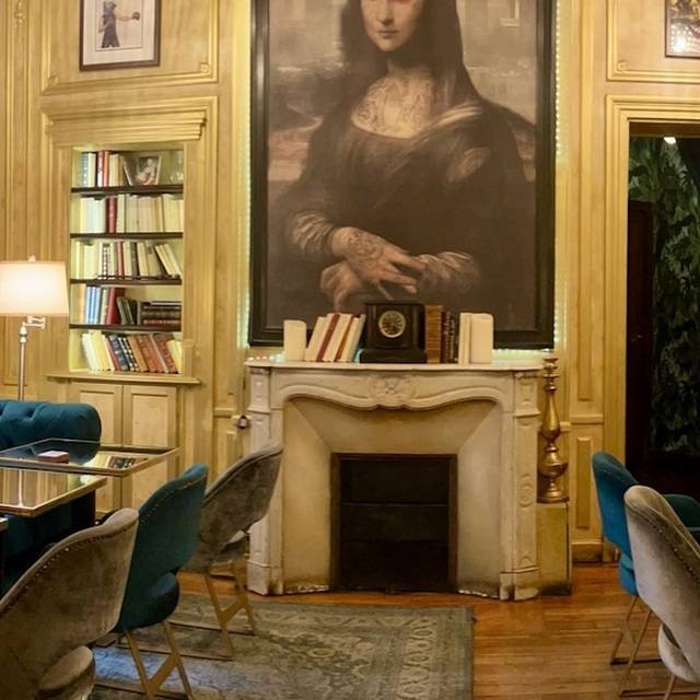 Le Chat Blanc Restaurant - Paris, Ile-de-France | OpenTable