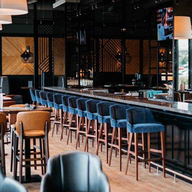 Milestones Grill + Bar - Fairview Pointe Claire Restaurant - Pointe ...