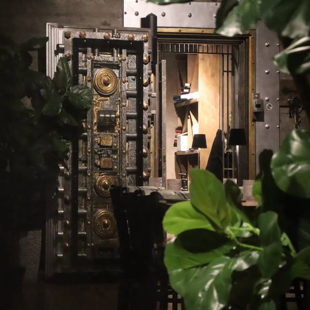 Vault 232 Restaurant - Lake Zurich, IL | OpenTable