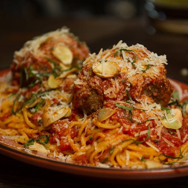 Scaddabush Italian Kitchen & Bar - Yonge & Gerrard Restaurant - Toronto ...