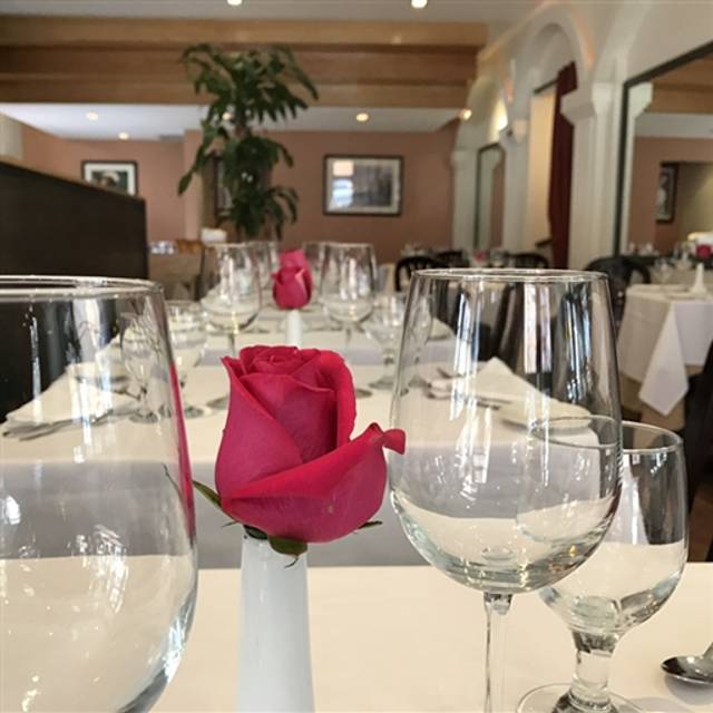 iL Punto Restaurant - New York, NY | OpenTable