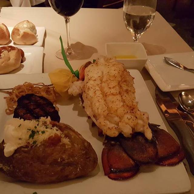 Wellington's Steakhouse at Rising Star Casino Resort Restaurant ...