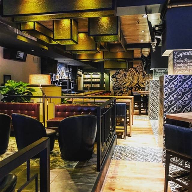 Point and Feather Restaurant - Chicago, IL | OpenTable