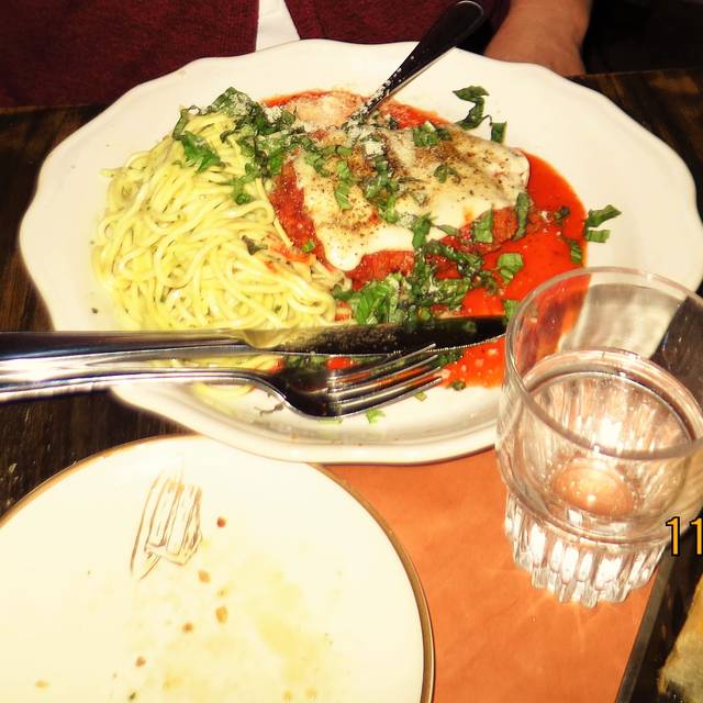 Scaddabush Italian Kitchen & Bar - Front St Restaurant - Toronto, ON ...