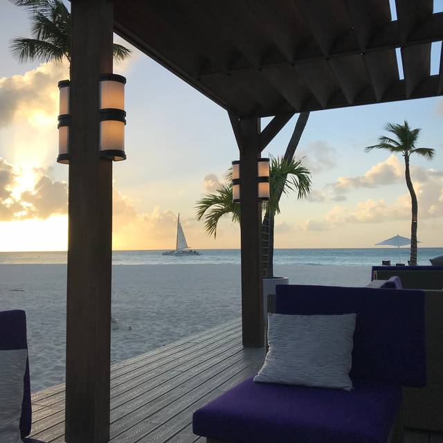 Elements Restaurant at Bucuti & Tara Beach Resort - Adults Only - Eagle ...