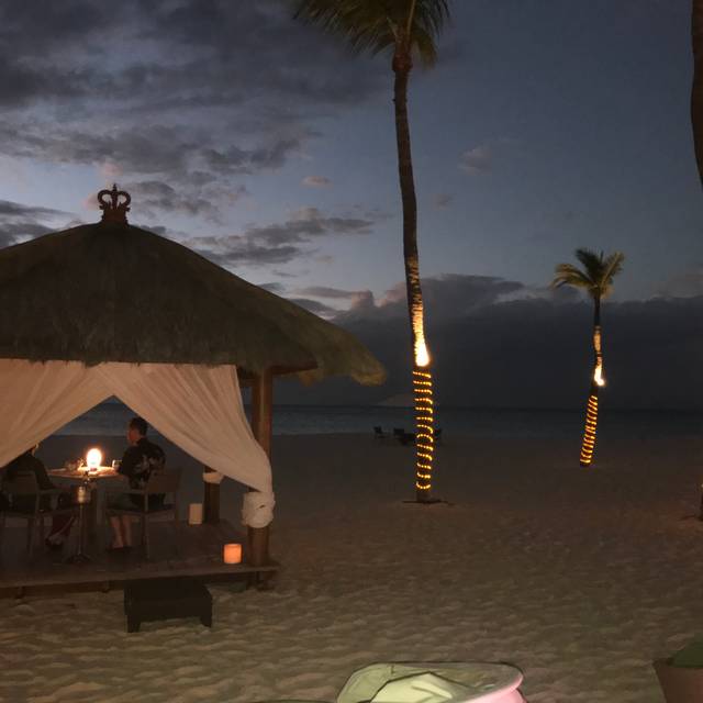 Elements Restaurant at Bucuti & Tara Beach Resort - Adults Only - Eagle ...