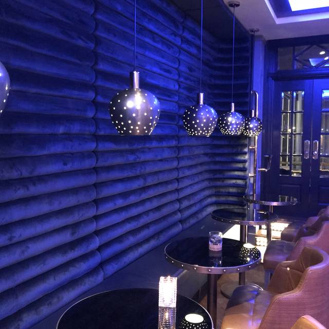 Bistro le SAM - Fairmont Château Frontenac Restaurant - Québec, QC ...