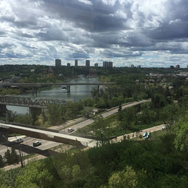 Riverside Bistro - Courtyard by Marriott Edmonton - Edmonton, AB ...