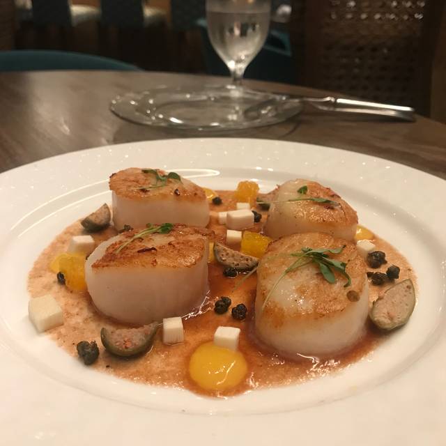 Fish- Atlantis Paradise Island Restaurant - Paradise Island, Paradise ...