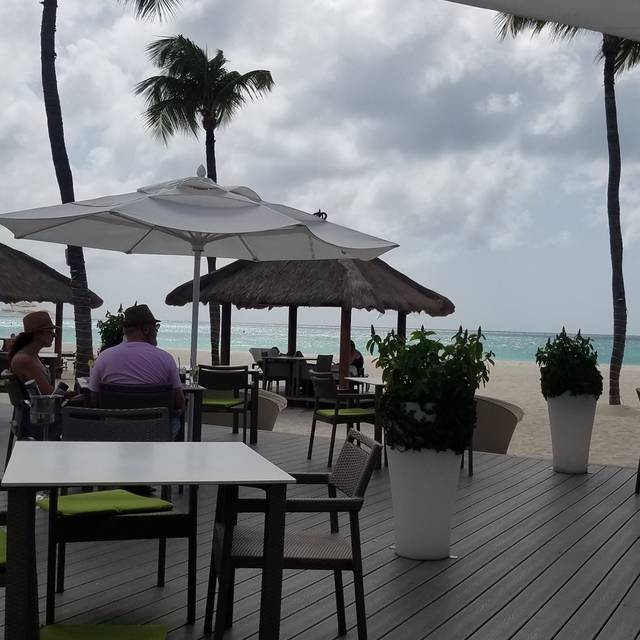 Elements Restaurant at Bucuti & Tara Beach Resort - Adults Only - Eagle ...