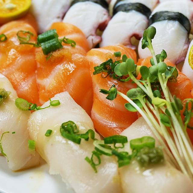 MORA Asian Kitchen - Oak Park Restaurant - Oak Park, IL | OpenTable