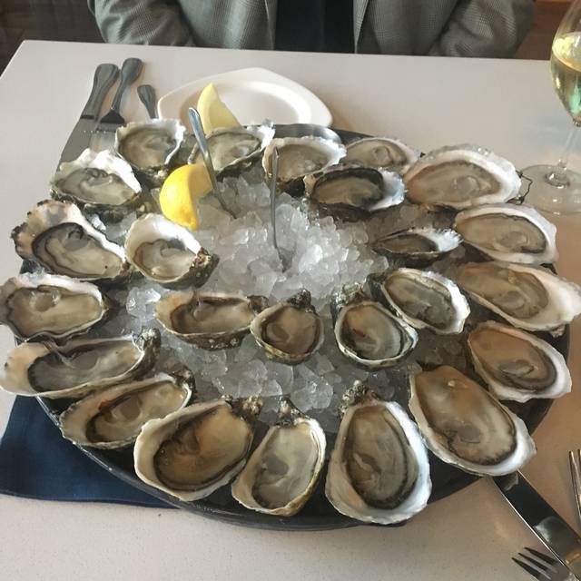 Taylor Shellfish Oyster Bar - Bellevue Restaurant - Bellevue, WA ...