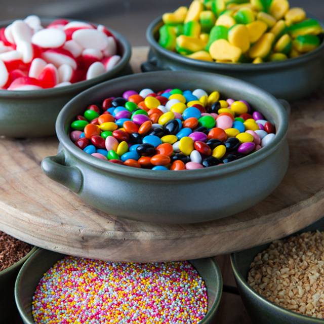Waves Buffet Restaurant- voco Hotel Gold Coast - Surfers Paradise, AU ...