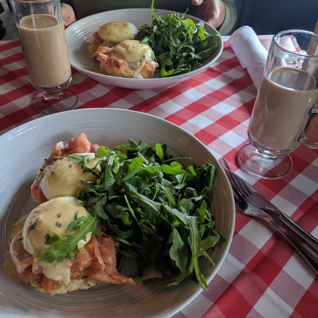 P.J. Clarke's-Lincoln Square Restaurant - New York, NY | OpenTable