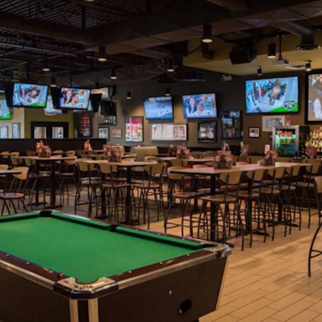 John Max Sports & Wings - Dougall Ave - Windsor, ON | OpenTable