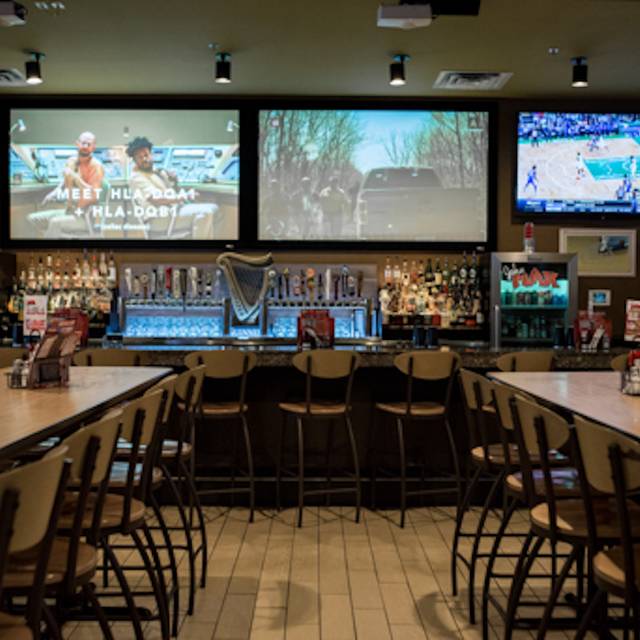 John Max Sports & Wings - Dougall Ave - Windsor, ON | OpenTable