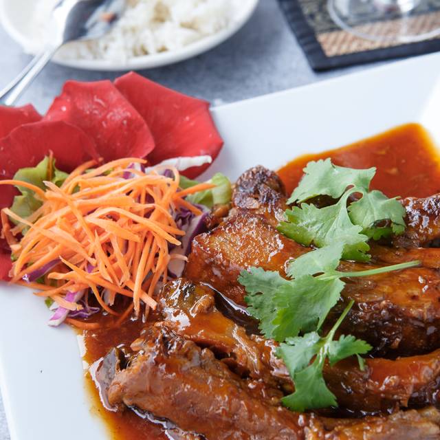 Raan Thai Restaurant - Smithtown, NY | OpenTable