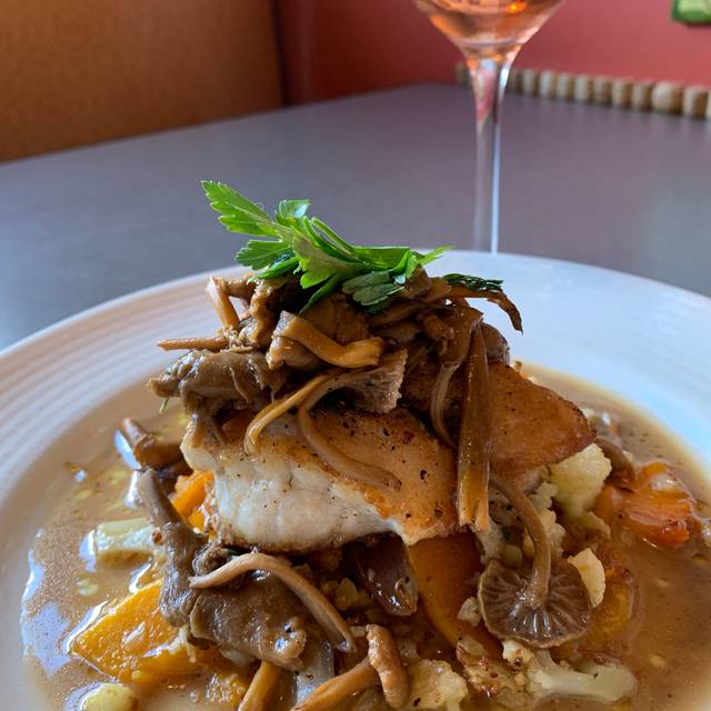 MiNGO West Restaurant - Beaverton, OR | OpenTable